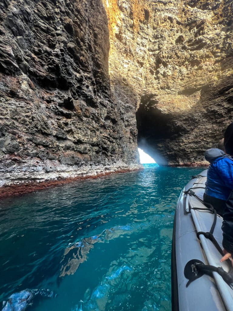 Na Pali Coast by Boat: Raft vs. Catamaran (I Did Both)
